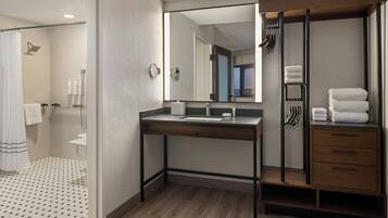 Chuveiro/banheira combinados, produtos de toalete grátis