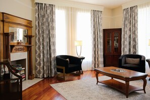 Suite Presidencial | Roupa de alta qualidade, minibar, secretária