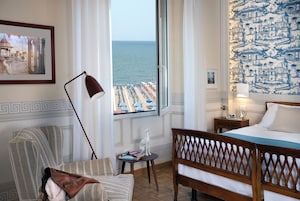 Quarto Duplo ou Twin Superior, vista para o mar, em frente ao mar | Roupa de alta qualidade, edredões de penas, minibar, cofre no quarto 