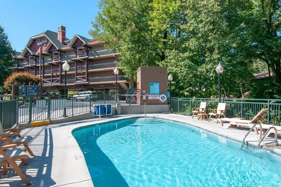 Piscina externa sazonal