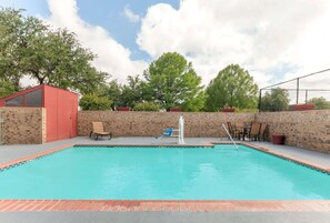 Piscina exterior sazonal 