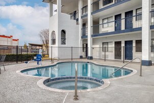 Piscina exterior sazonal 