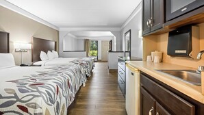 Suite, 2 camas queen-size, não fumadores | Ferro/tábua de engomar, berços/camas para crianças grátis, Wi-fi grátis 