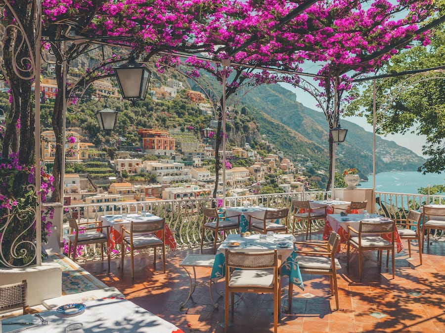 Serviço de café da manhã, culinária mediterrânea, vistas para o mar