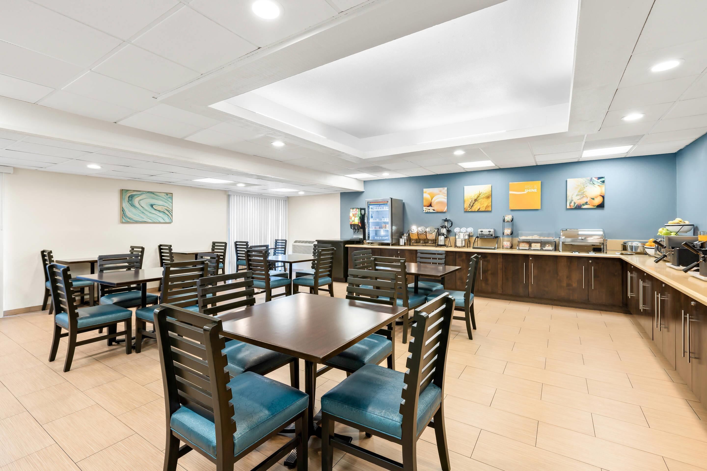 Café da manhã com buffet grátis todos os dias