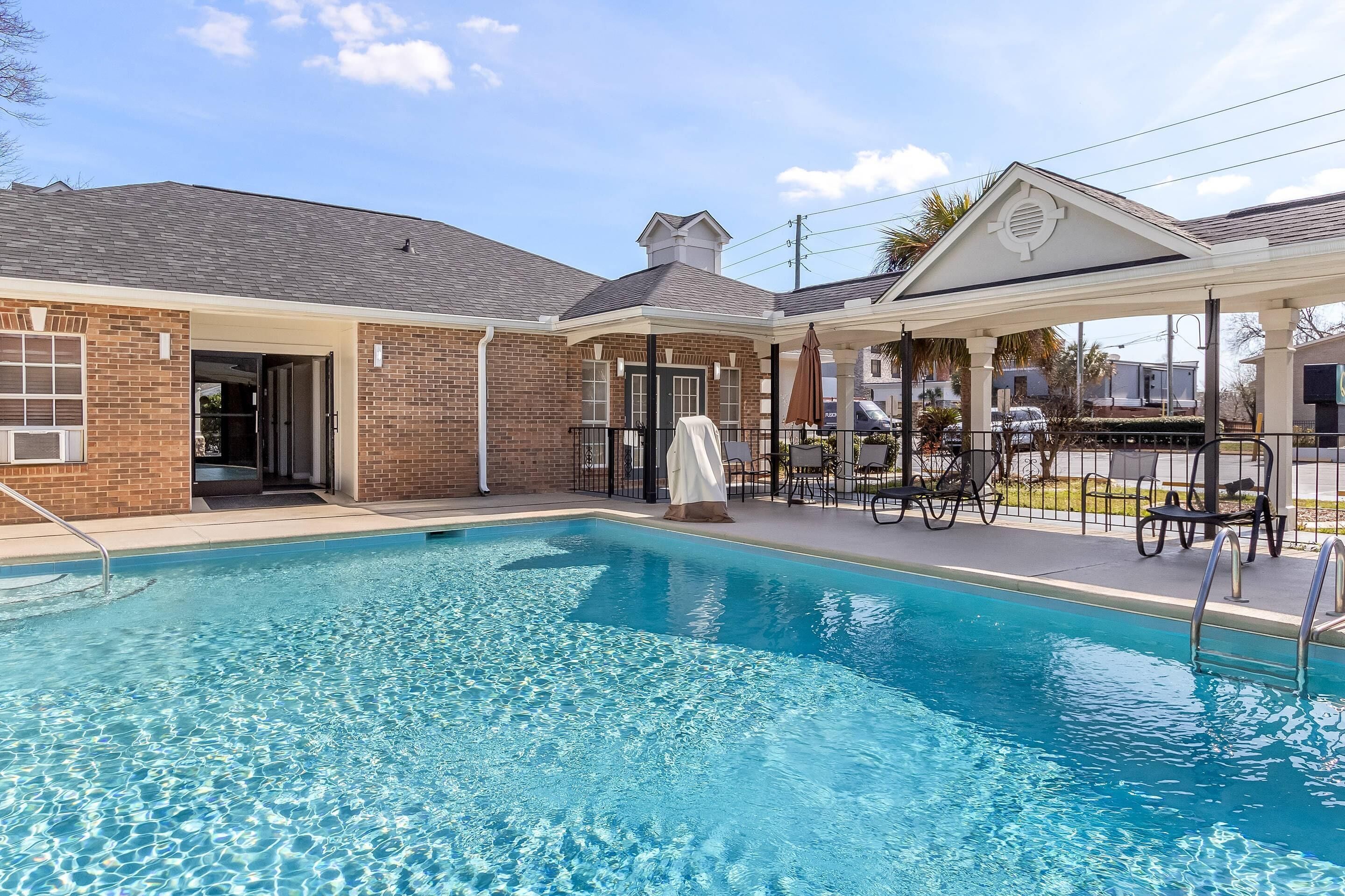 Piscina externa sazonal