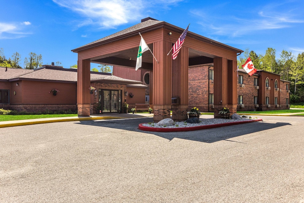 Quality Inn Petoskey-harbor Springs - Harbor Springs, MI