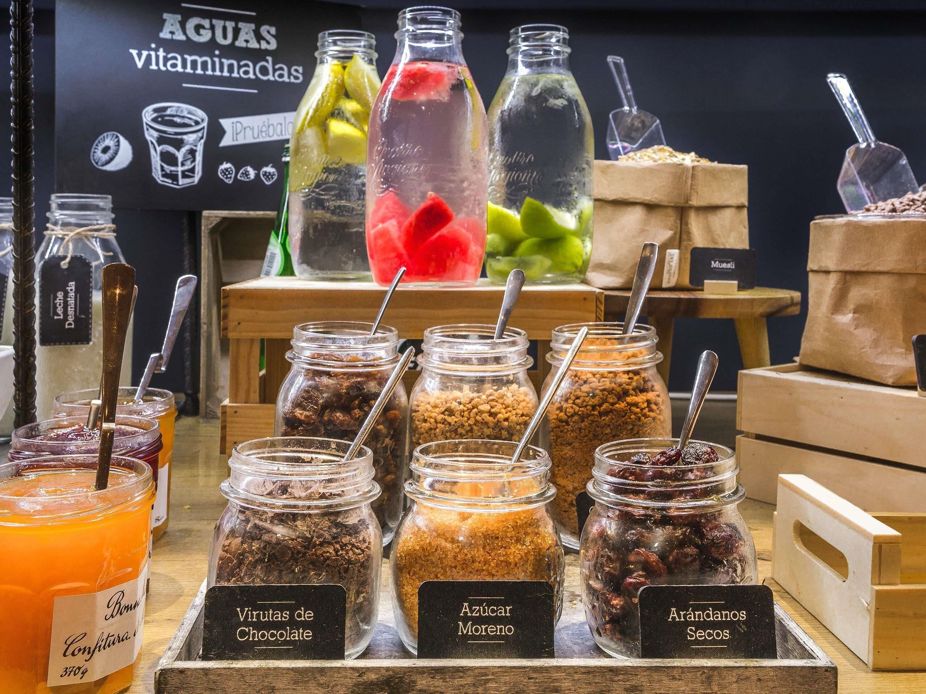 Café da manhã com buffet todos os dias mediante uma taxa