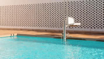 Piscina exterior sazonal