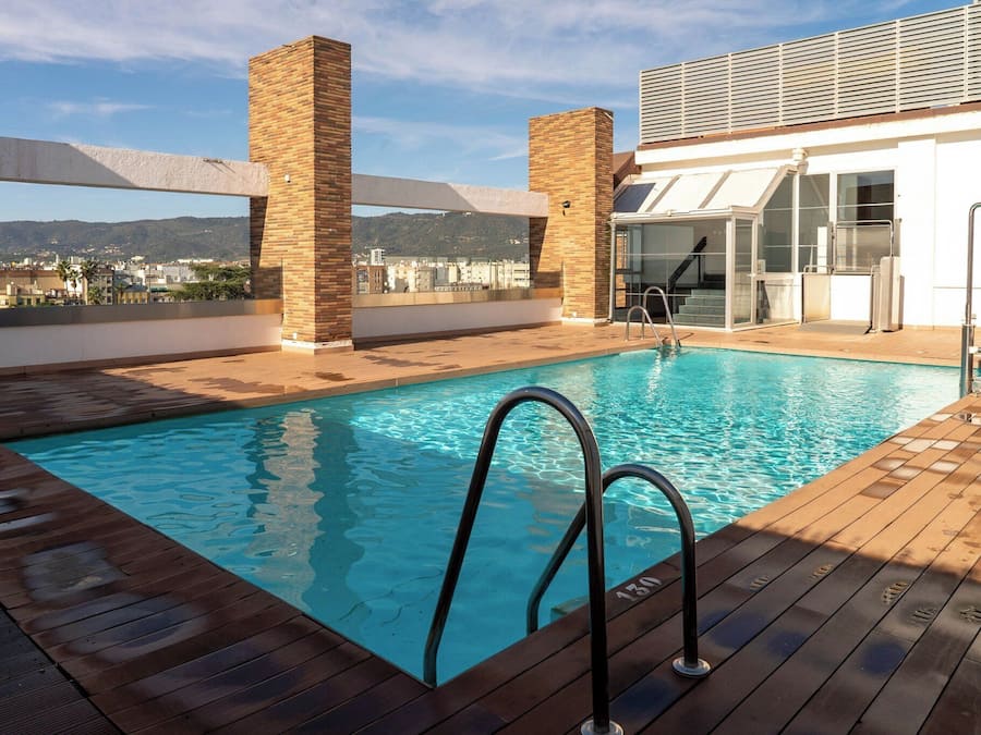 Piscina externa sazonal