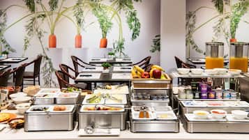 Café da manhã com buffet todos os dias (EUR 20 por pessoa)