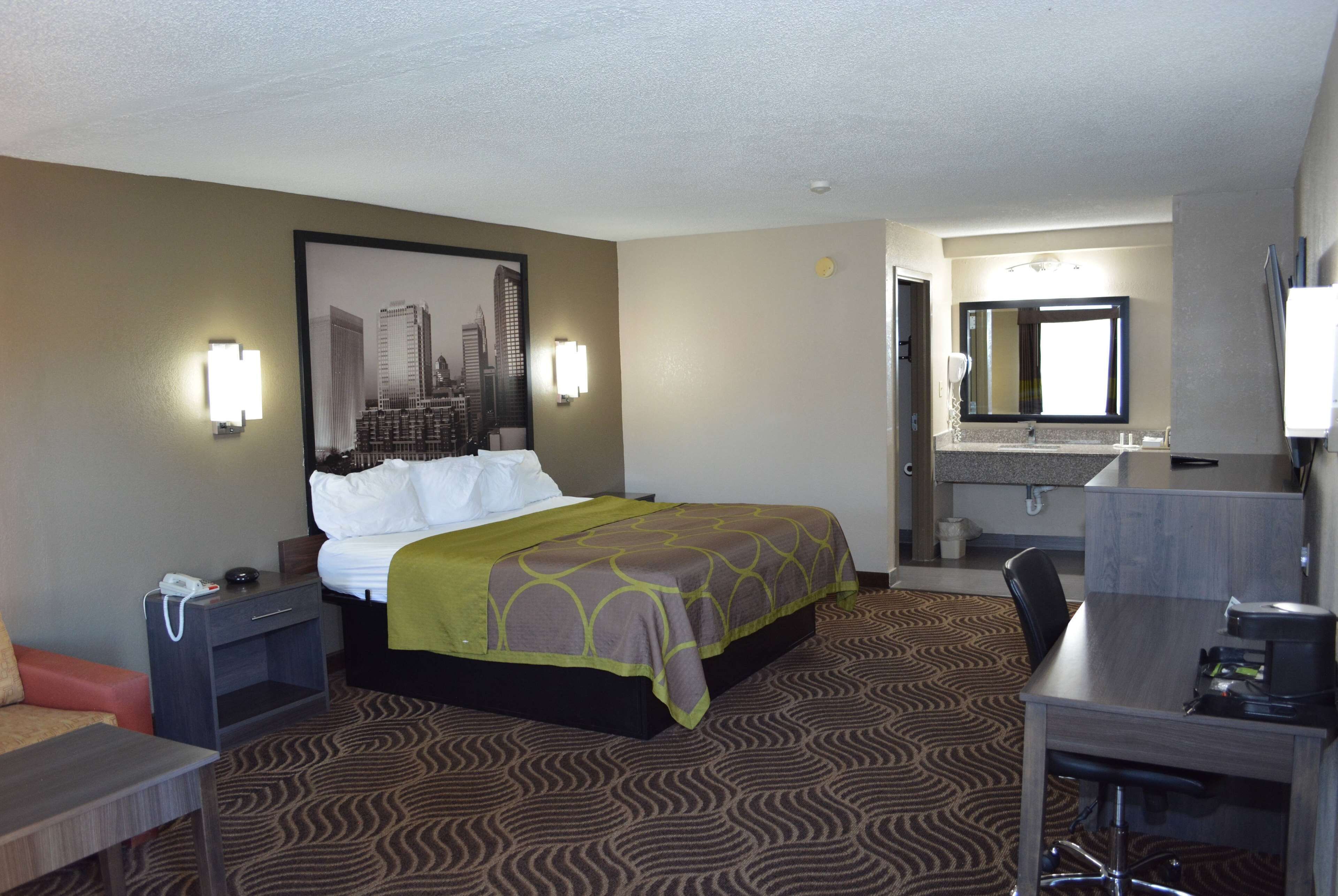 Quarto, 1 cama king-size, não fumadores | Secretária, ferro/tábua de engomar, berços/camas para crianças grátis 