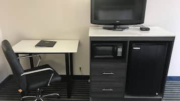 Cofres nos quartos, escrivaninha, espaço de trabalho para notebook