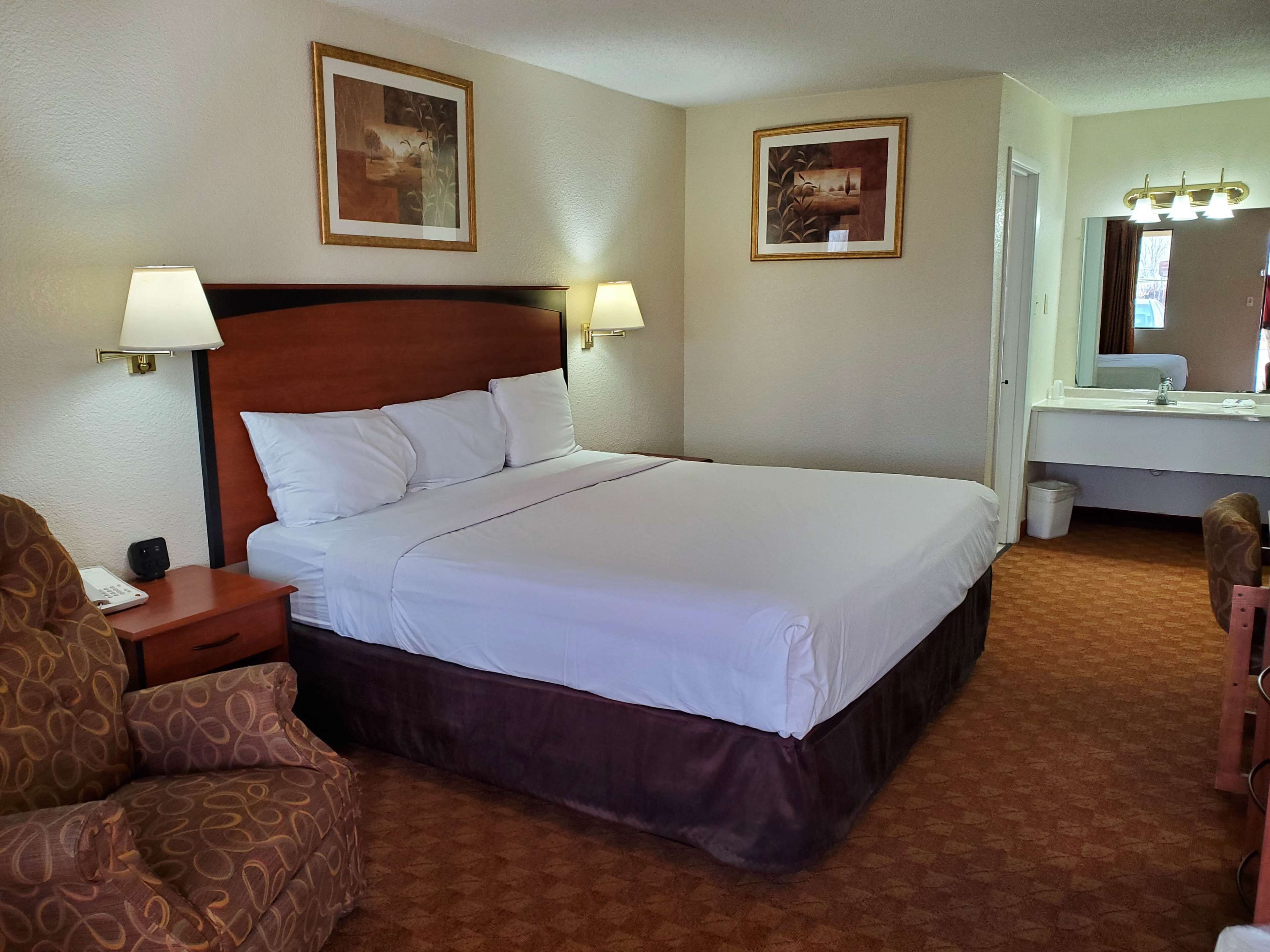 Escrivaninha, ferros/tábuas de passar roupa, Wi-Fi de cortesia