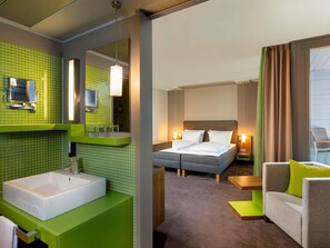 Quarto, 1 cama king-size (Sleep) | Minibar, cofre no quarto, secretária 