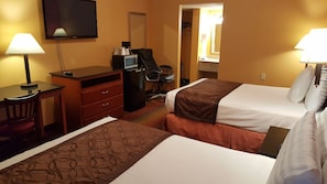 Quarto, 2 camas de casal, fumadores | Wi-fi grátis, roupa de cama fornecida 