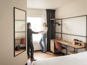Quarto Duplo, 1 cama de casal | Cofre no quarto, secretária, ferro/tábua de engomar, Wi-fi grátis 