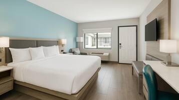 Escrivaninha, ferros/tábuas de passar roupa, Wi-Fi de cortesia