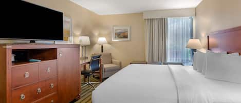 Cofres nos quartos, escrivaninha, espaço de trabalho para notebook