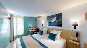 Quarto Clássico, 1 cama de casal, não fumadores | Cofre com capacidade para portátil, secretária, quartos insonorizados 