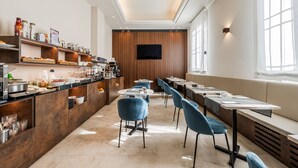 Buffet de pequeno-almoço