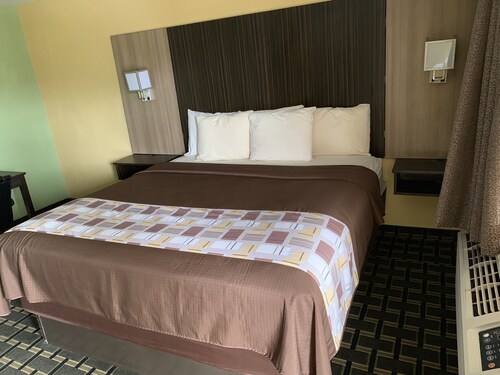 University Manor Inn Reviews, Deals & Photos 2024 - Expedia