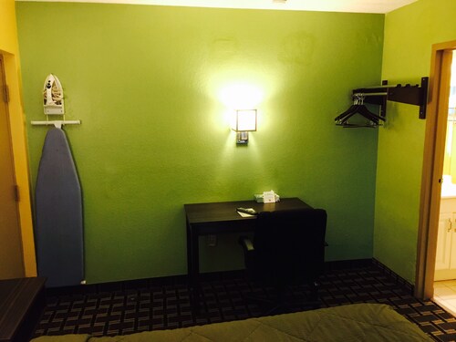 University Manor Inn Reviews, Deals & Photos 2024 - Expedia