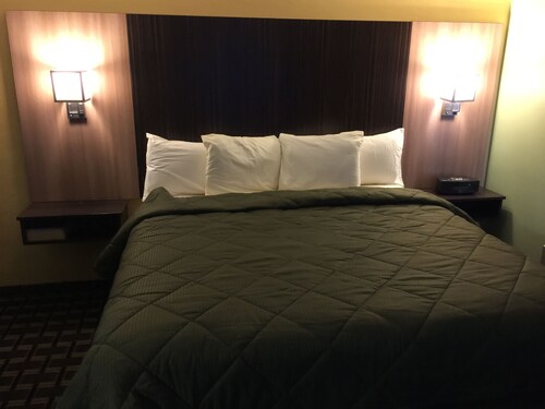 University Manor Inn Reviews, Deals & Photos 2024 - Expedia