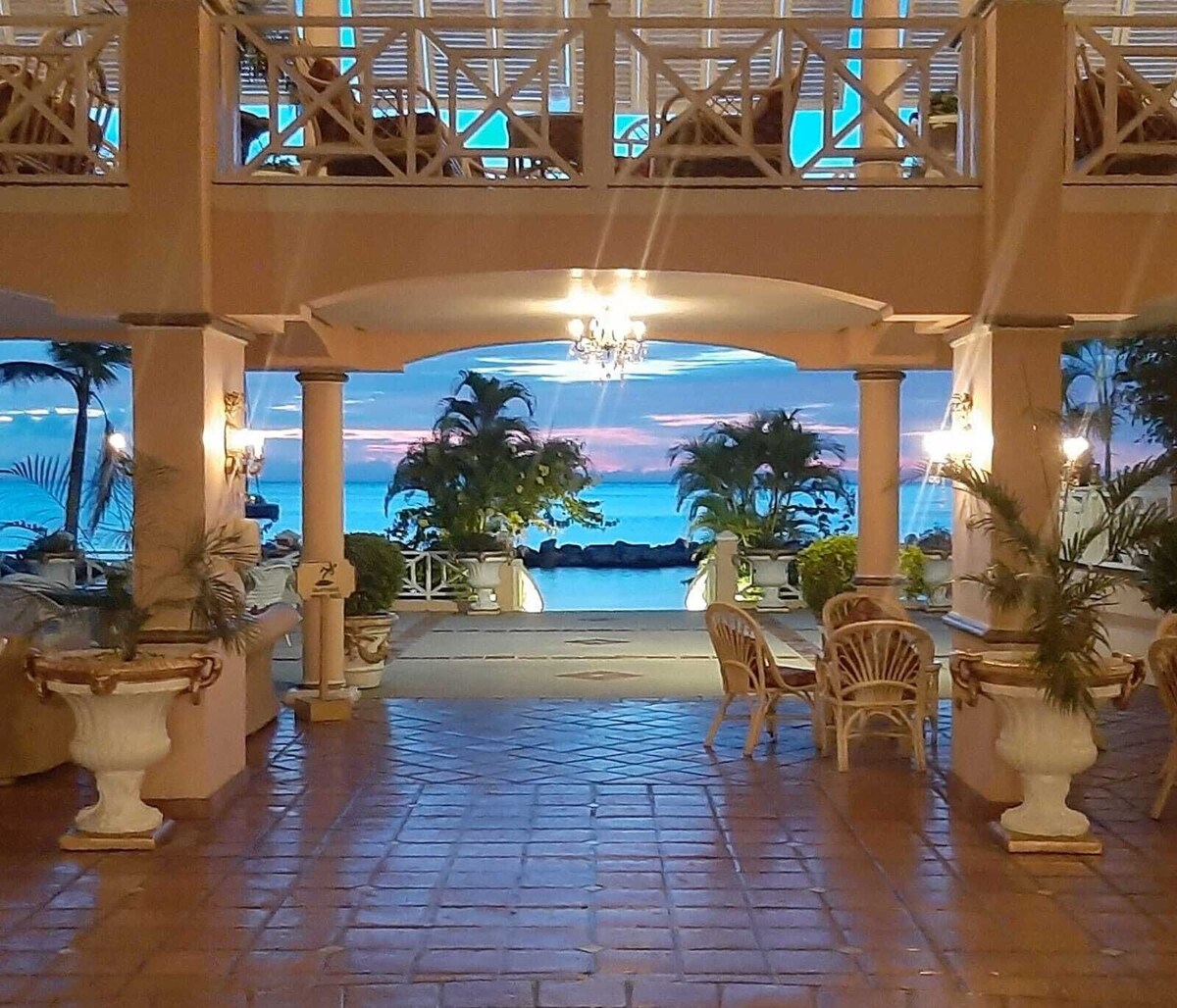 Coco Reef Resort and Spa Reviews, Deals & Photos 2025 - Expedia