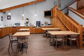 Café da manhã com buffet grátis todos os dias