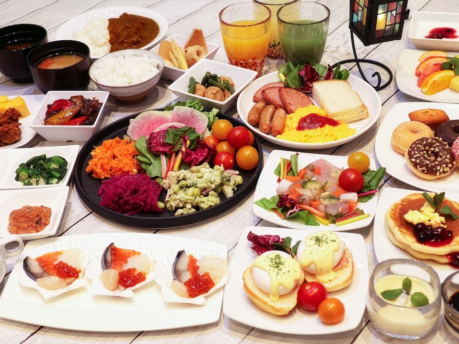 Café da manhã com buffet todos os dias mediante uma taxa