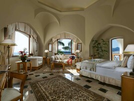 Villa de Luxo, várias camas, vista para o mar | Roupa de alta qualidade, minibar, cofre no quarto 