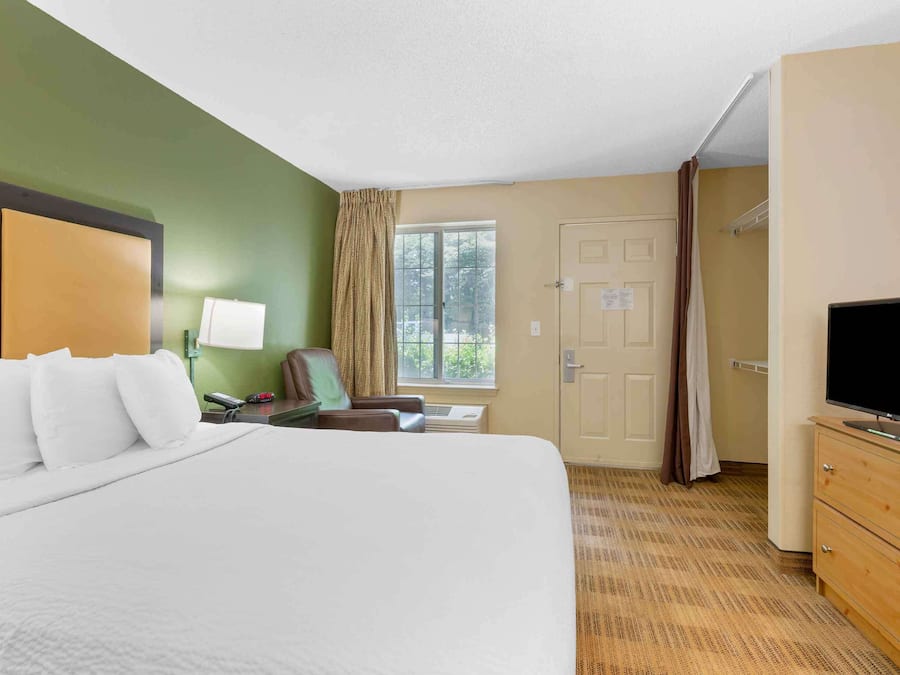 Estúdio, 1 cama queen-size, não fumadores | Secretária, Wi-fi grátis, roupa de cama fornecida