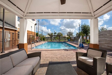 Piscina exterior