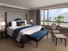 Suite Presidencial, 2 quartos | Roupa de alta qualidade, minibar, cofre no quarto, secretária 