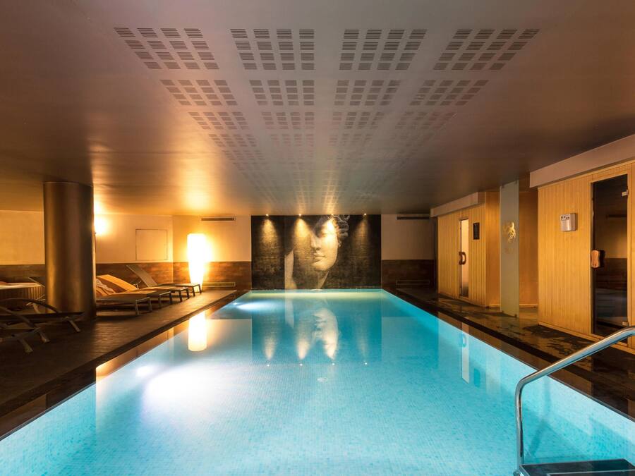 Sala(s) para tratamentos a casais, sauna, banheira de hidromassagem
