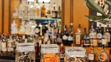 2 bares/lounges