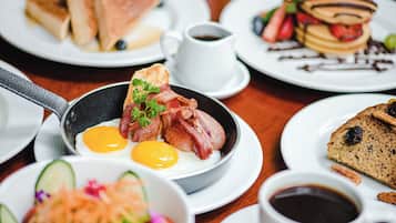 Café da manhã com buffet todos os dias mediante uma taxa