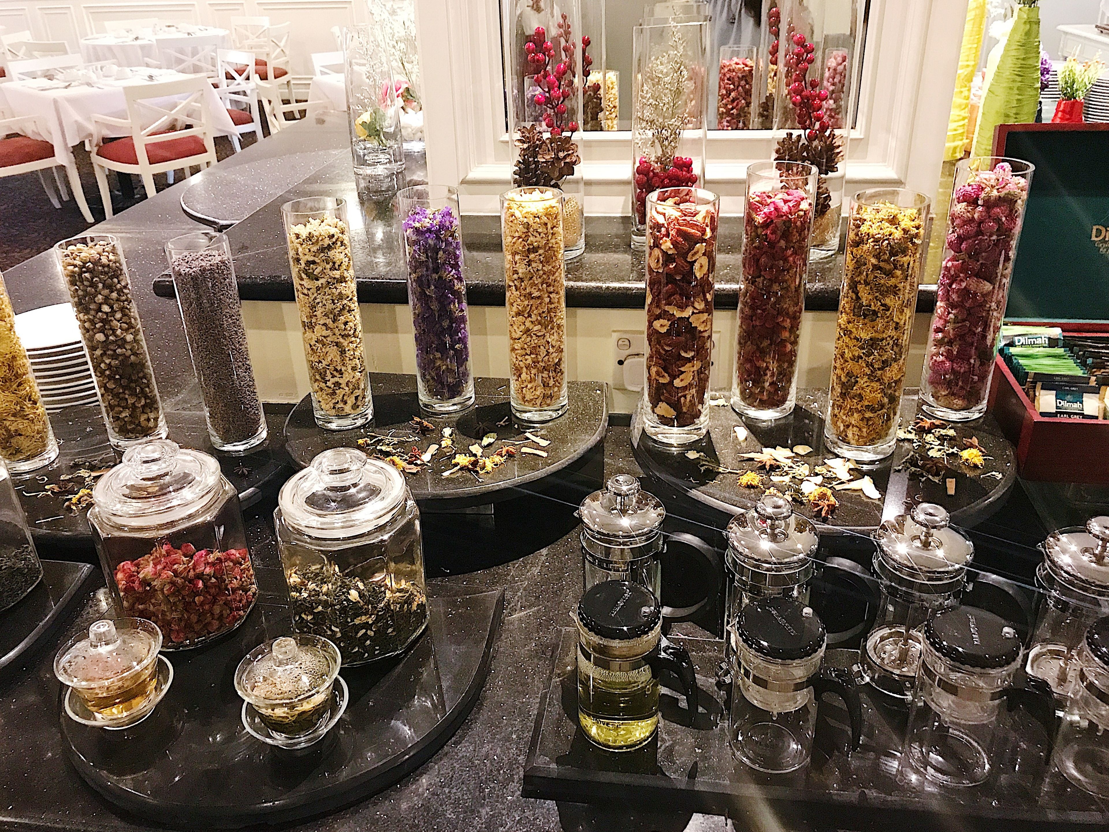 Pequeno-almoço tipo buffet diário (16 USD por pessoa) 