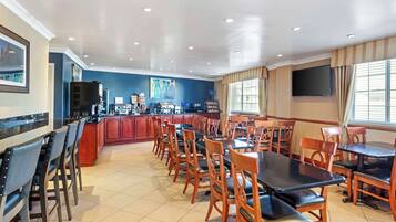 Pequeno-almoço completo diário incluído