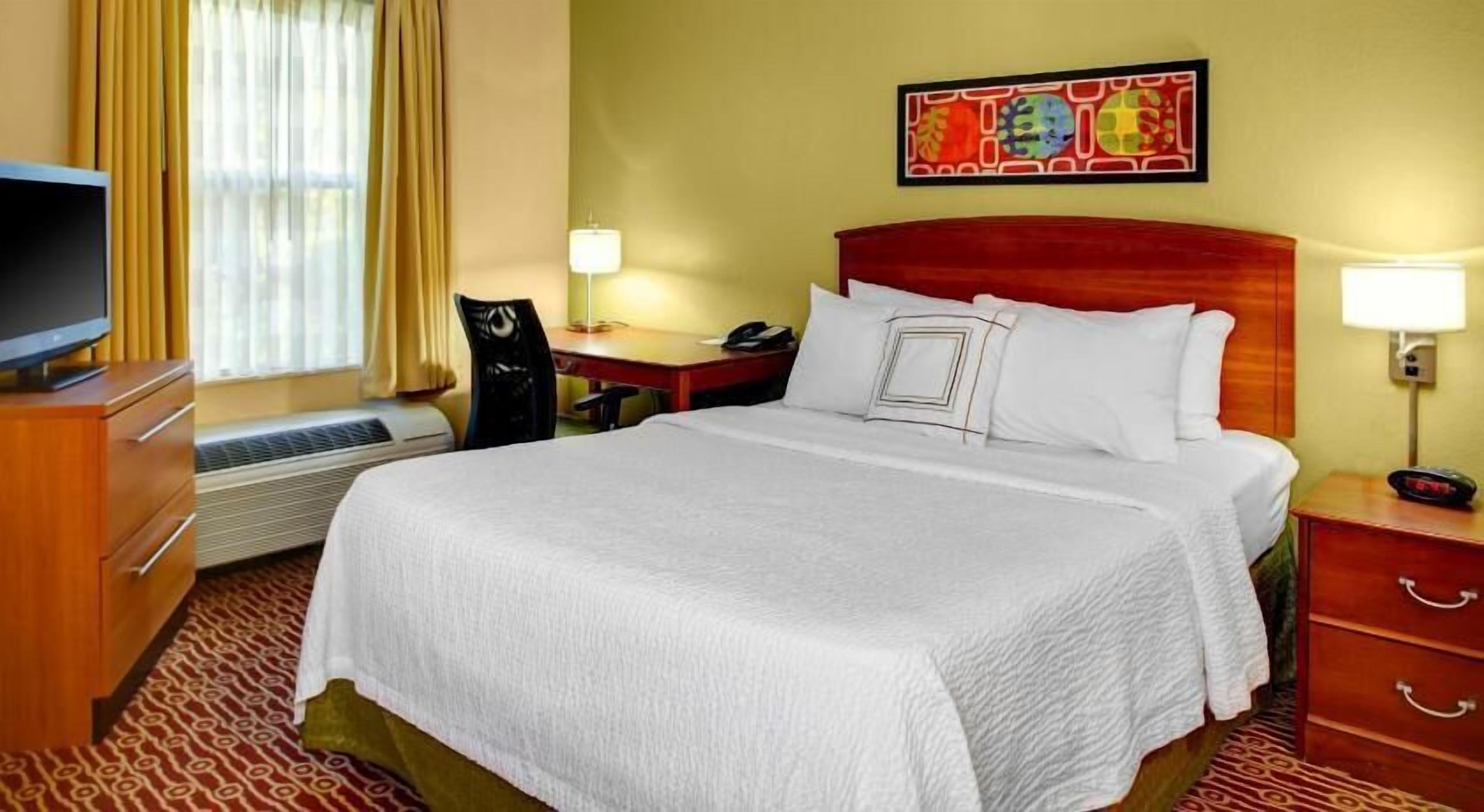 Cofre no quarto, secretária 