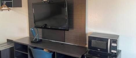 Acesso à internet de alta velocidade, roupa de cama, despertadores