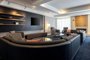 Área de estar no saguão