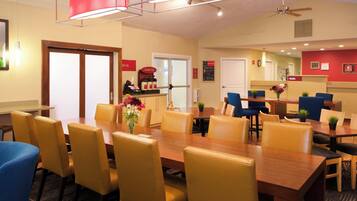 Café da manhã continental grátis todos os dias