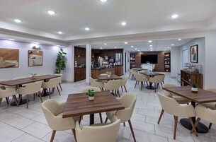 Café da manhã continental grátis todos os dias