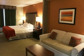 Quarto Standard, 1 cama king-size e sofá-cama | Sala de estar | TV de ecrã plano, filmes pagos 