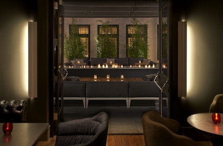 Bar (na propriedade). Hotel Zelos San Francisco