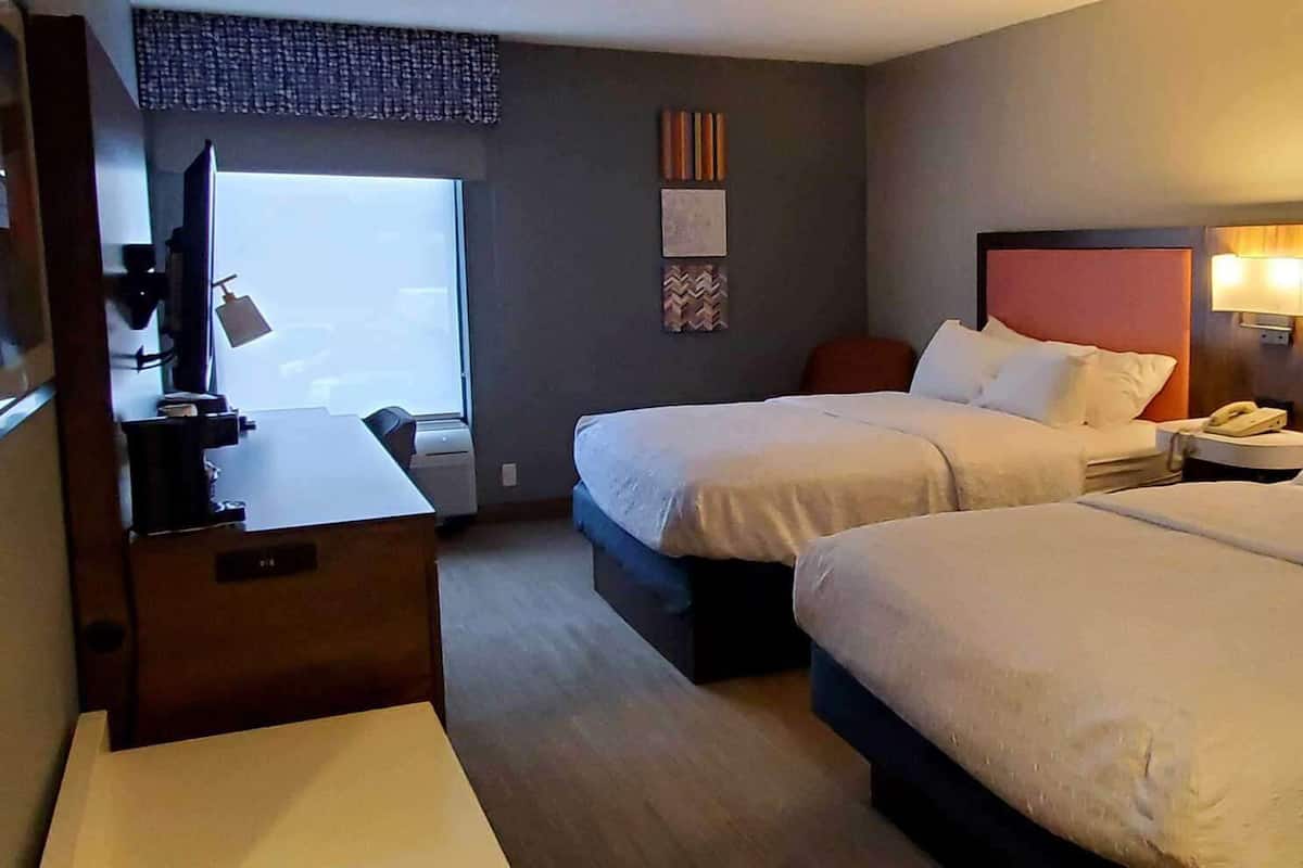 1 quarto, roupa hipoalergénica, cofre no quarto