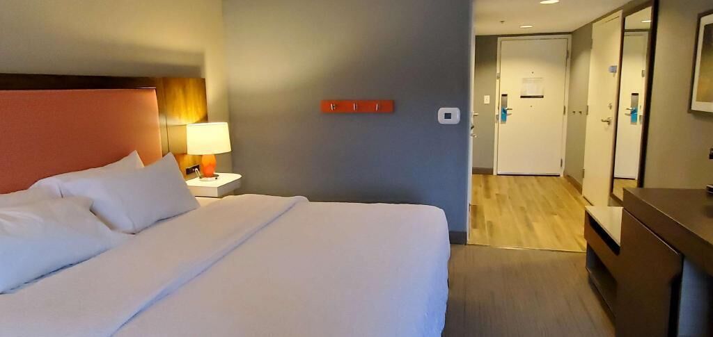 1 quarto, roupa hipoalergénica, cofre no quarto 