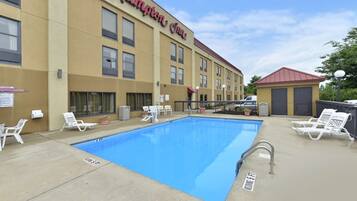 Piscina exterior sazonal